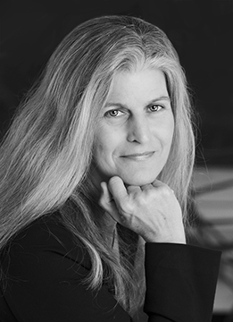 About the Artist – Draw In Nature Studio